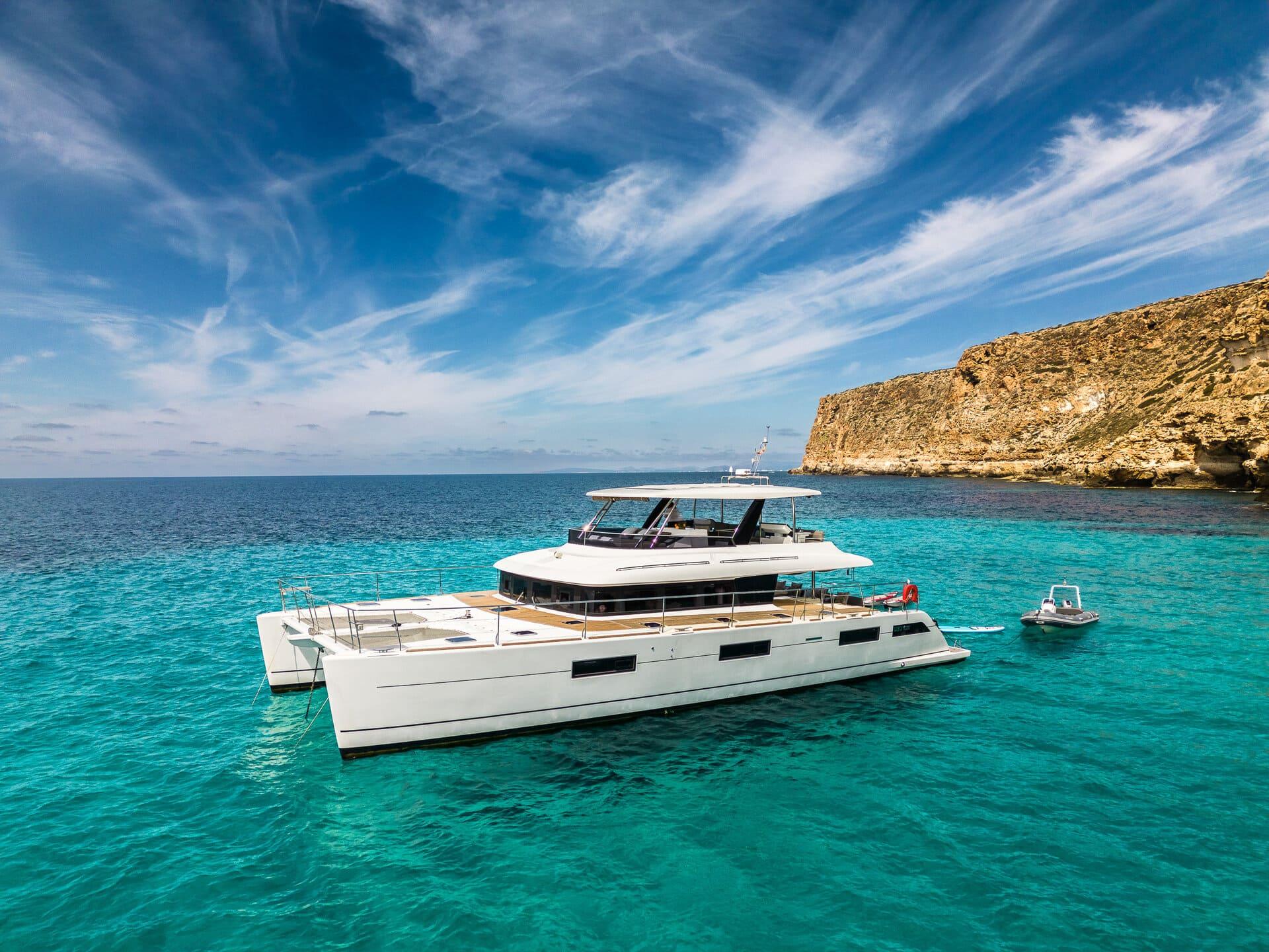 SEEK | Catamaran for charter in Balearics | 19m | Lagoon